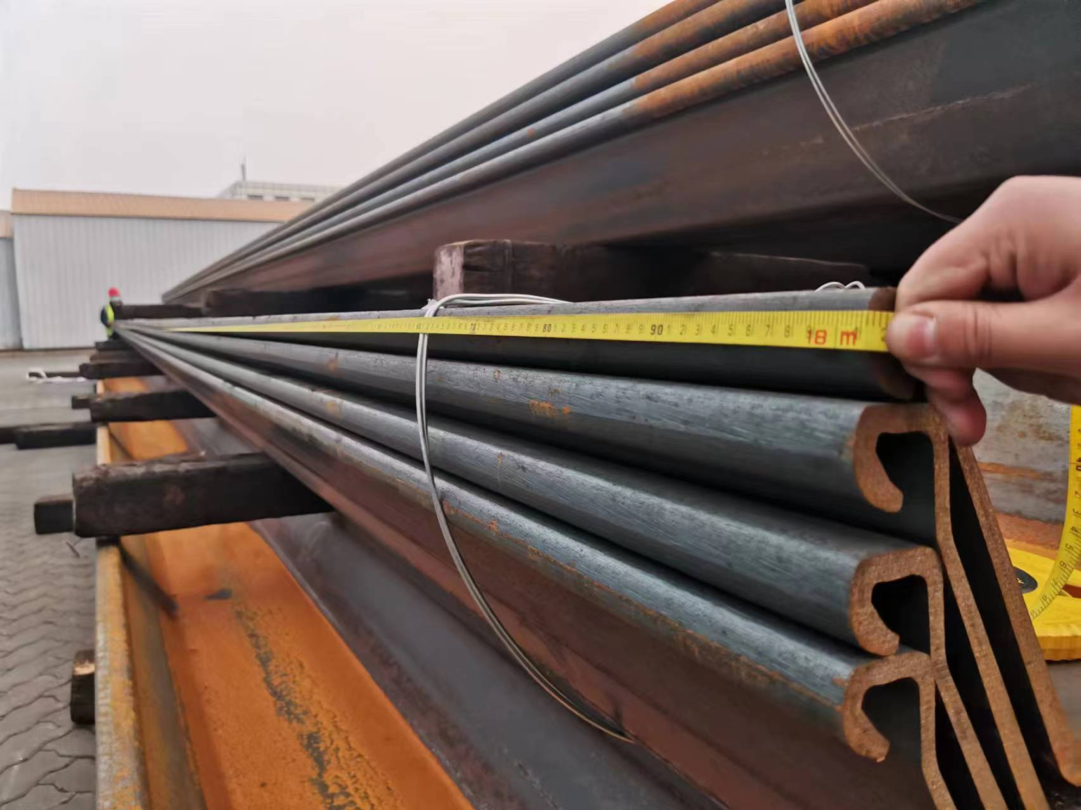 Australia Hot Rolled Steel Sheet Pile Stock – XINYUE STEEL GROUP